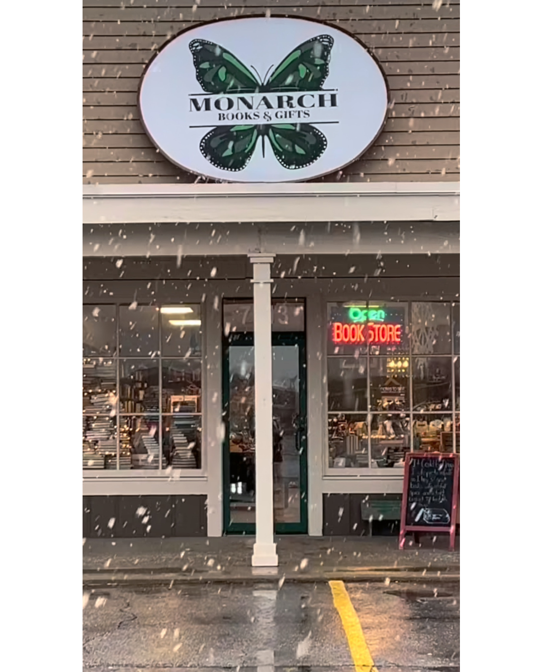 Monarch Books & Gifts