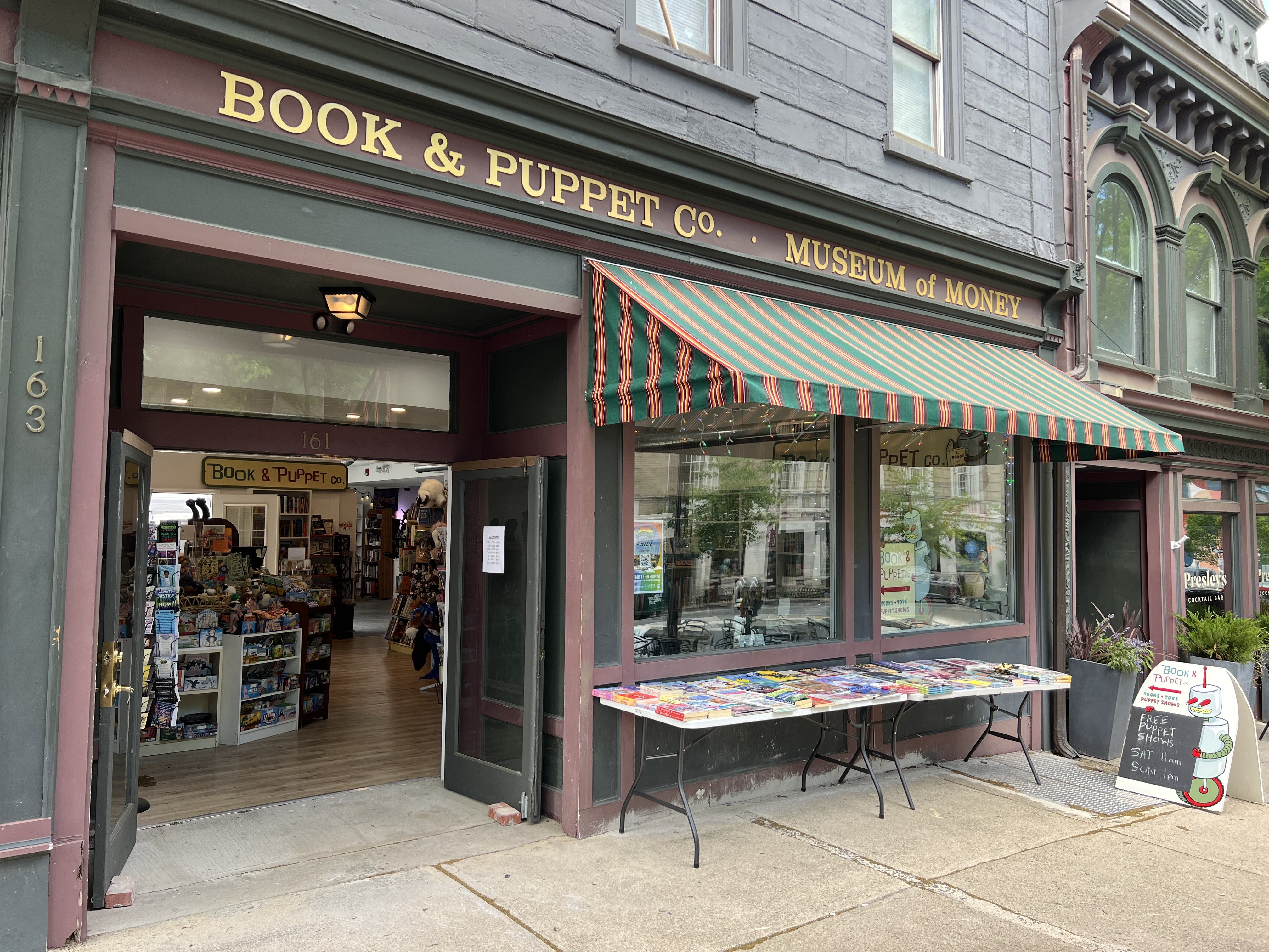 Book & Puppet Company